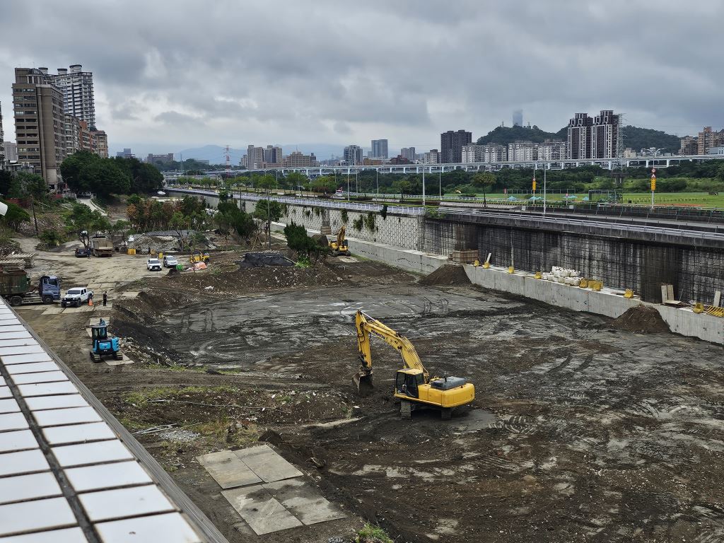 1121114-第1及1-1區土方回填作業